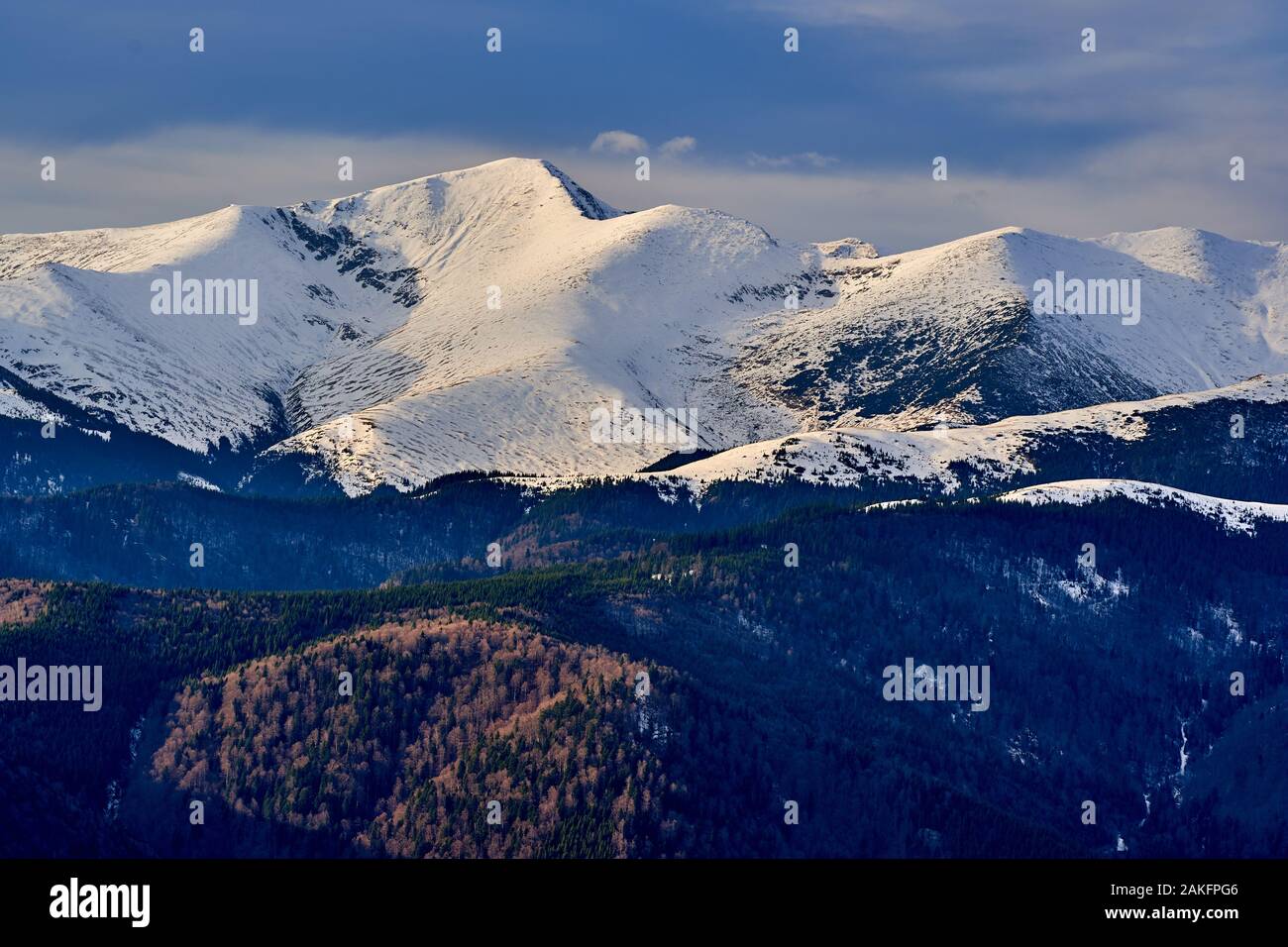 Mountain range in the early spring with snow Stock Photo - Alamy