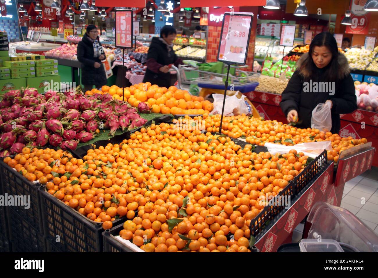 Chinas consumer price index hi-res stock photography and images - Alamy