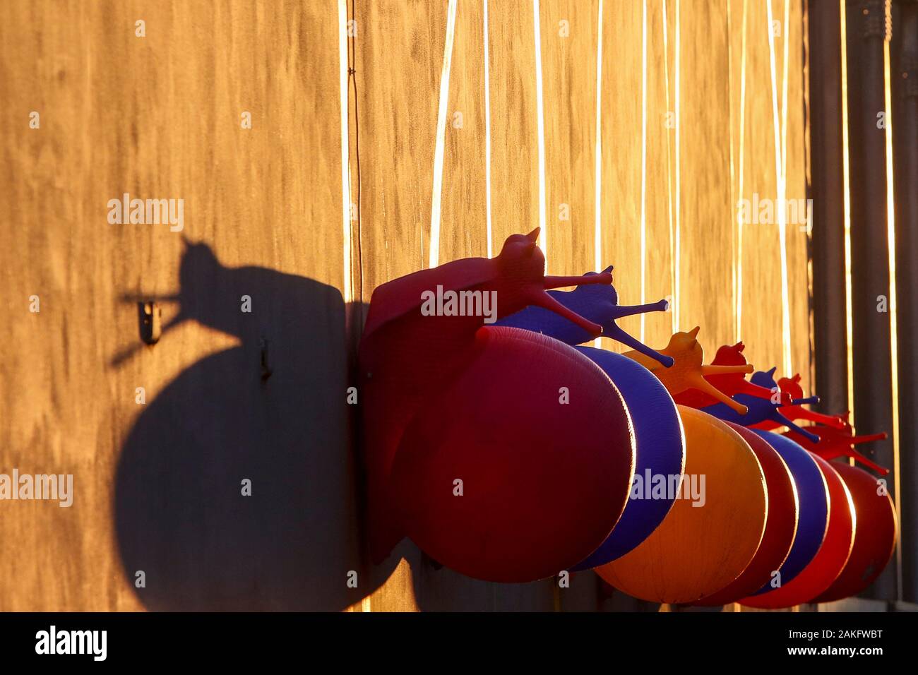 Cracking art movement hi-res stock photography and images - Alamy