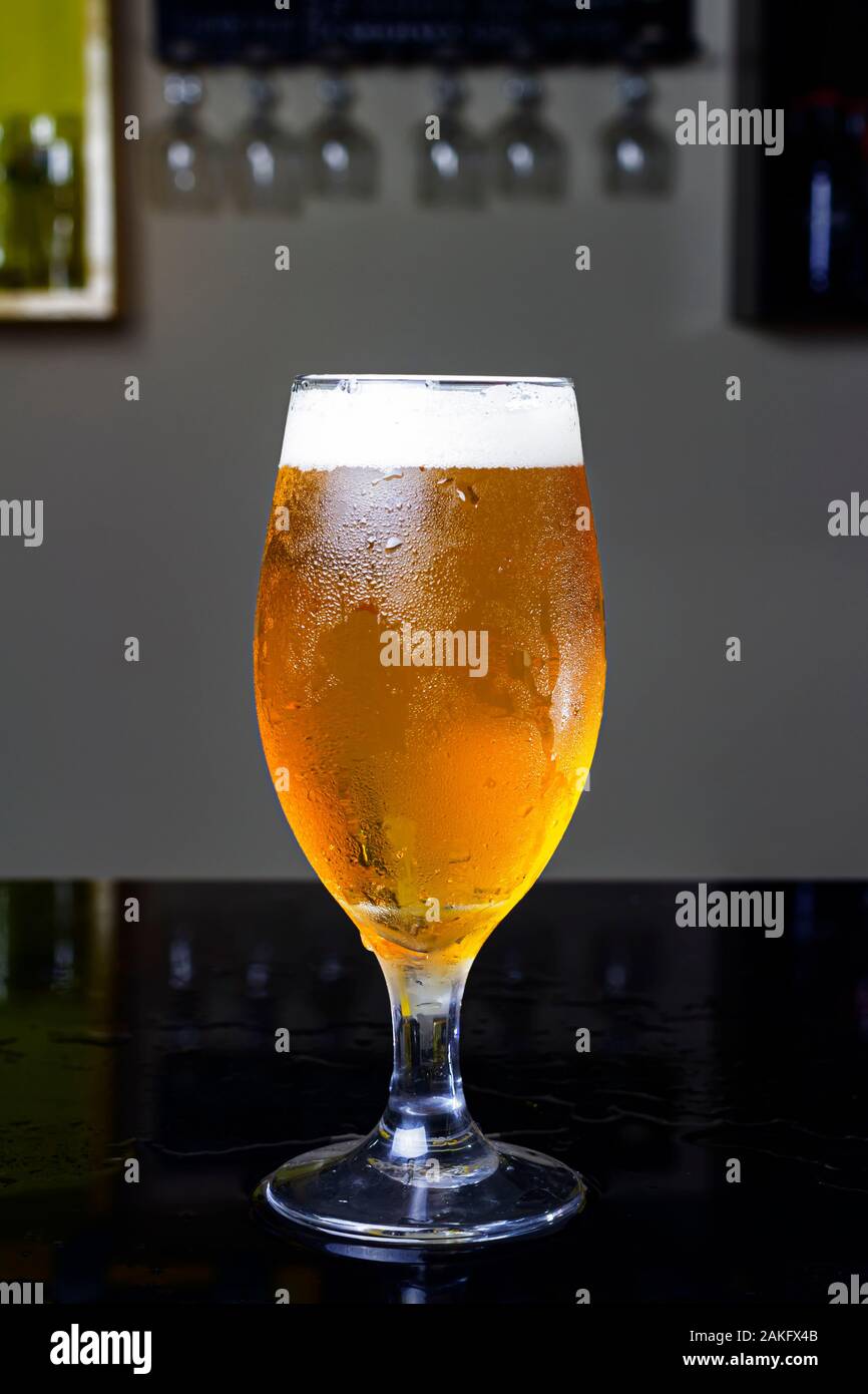 Chopp artesanal hi-res stock photography and images - Alamy