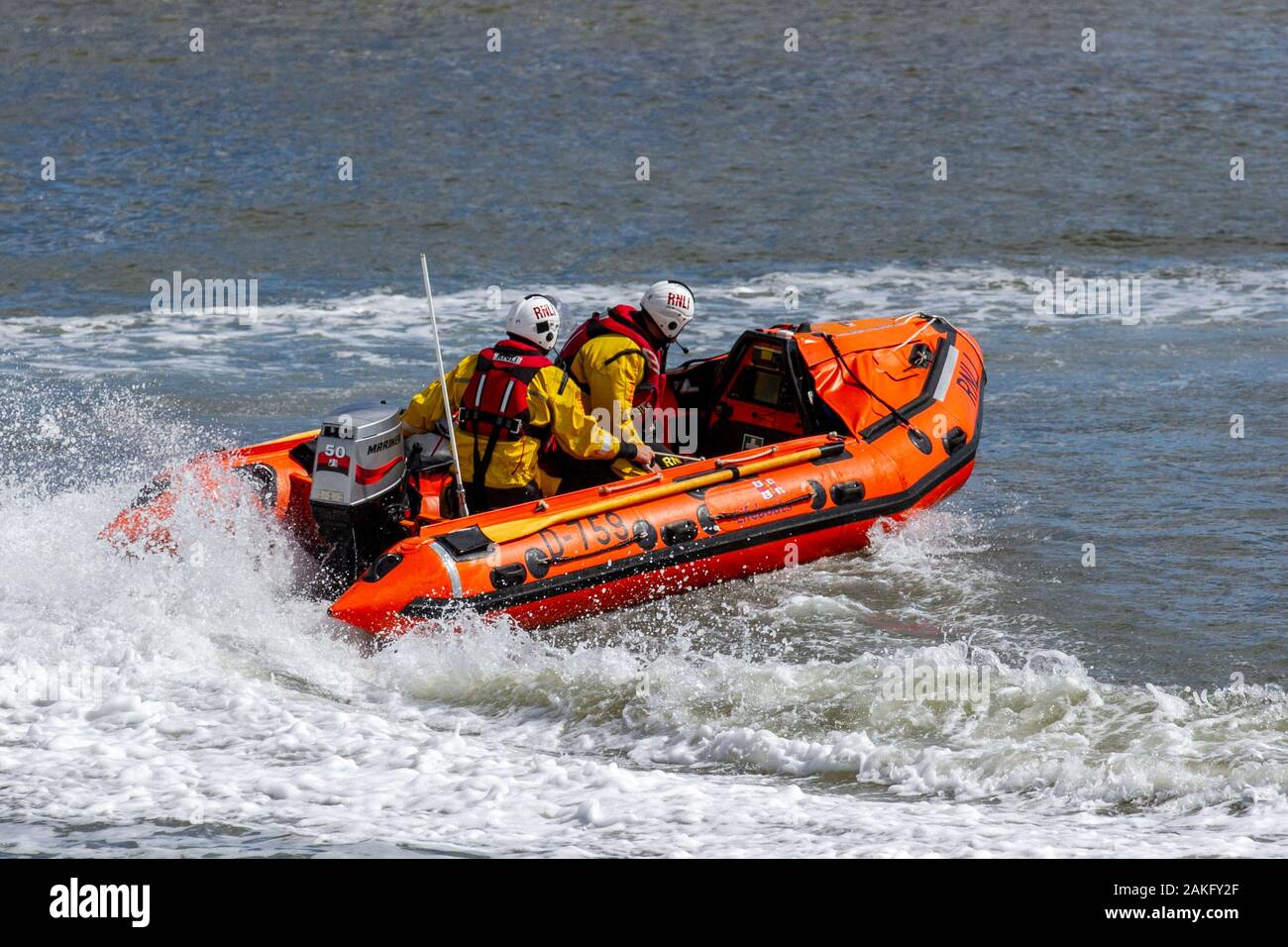 Uks rnli inshore lifeboat hi-res stock photography and images - Alamy