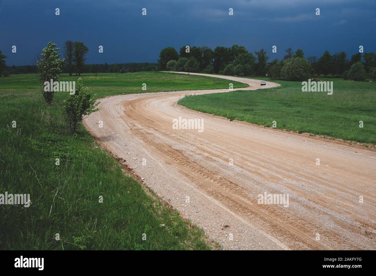 Winding gravel roads hi-res stock photography and images - Alamy
