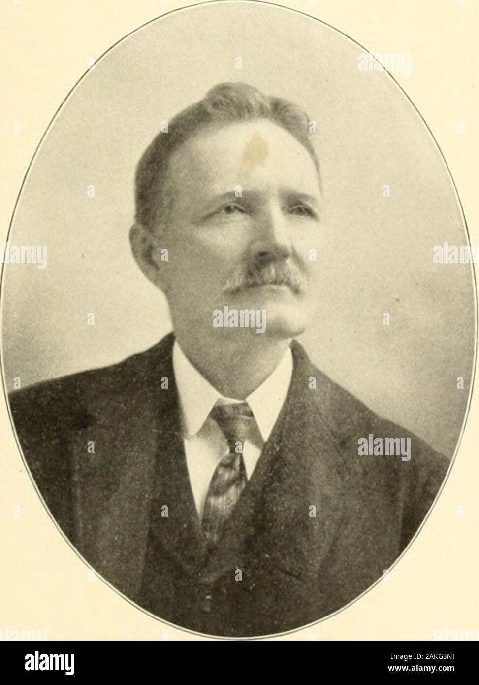 An illustrated history of Skagit and Snohomish Counties; their people ...