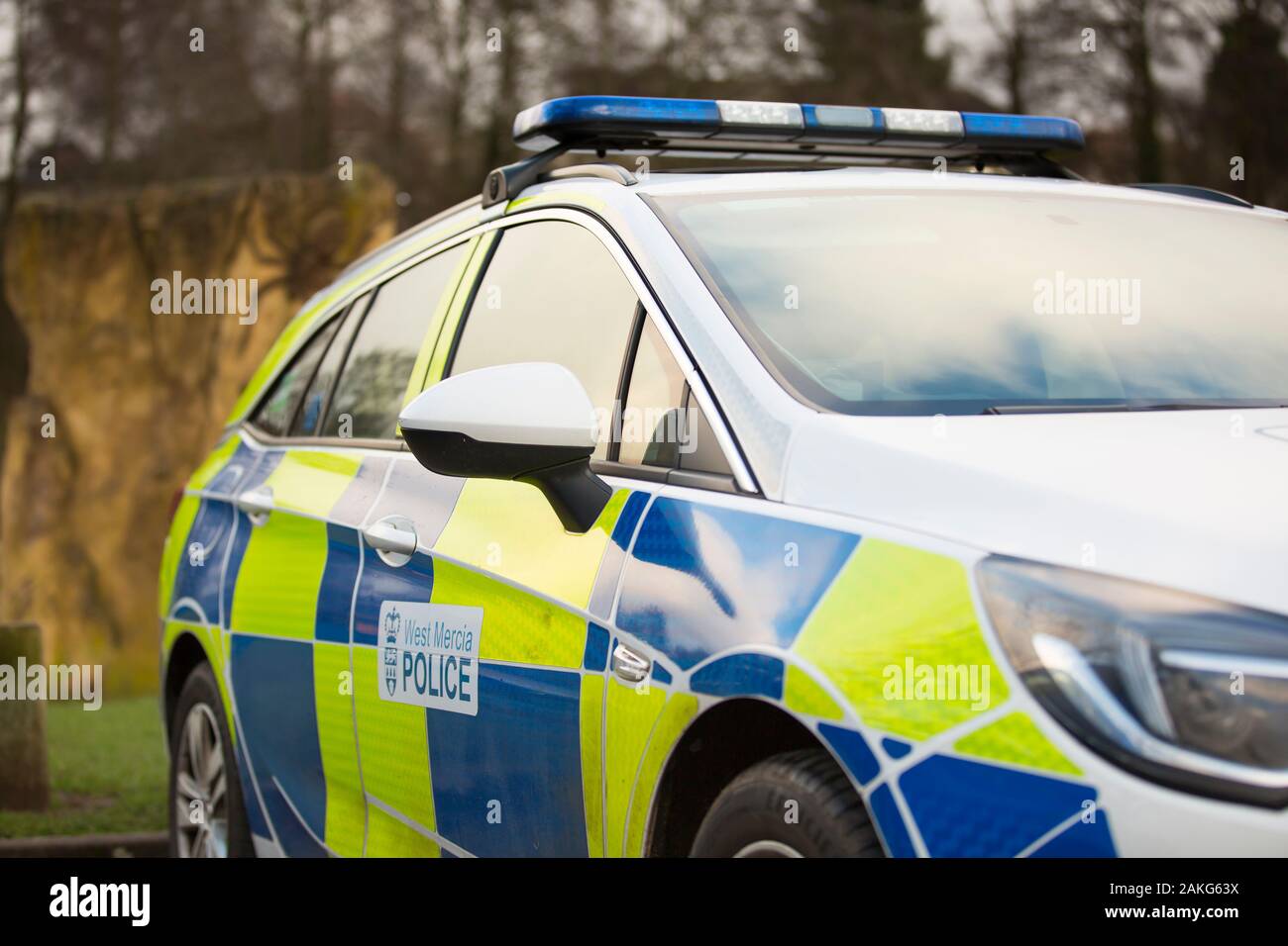Side view uk police car hi-res stock photography and images - Alamy