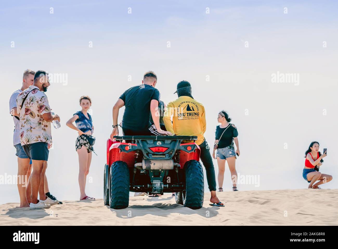 Mui ne dunes car hi-res stock photography and images - Alamy