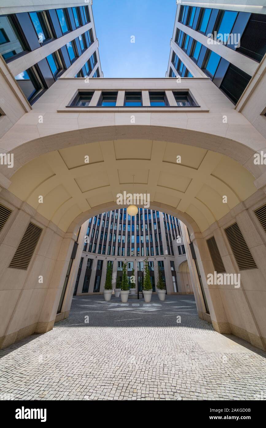 High rise facade hi-res stock photography and images - Alamy