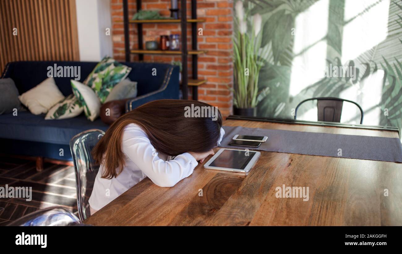 Fatigue at work hi-res stock photography and images - Alamy