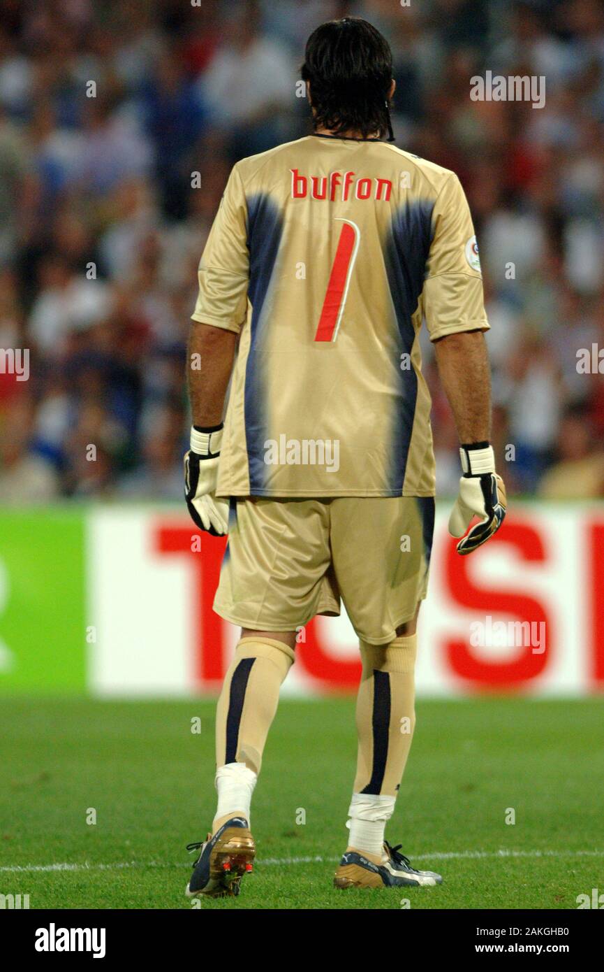 Gianluigi buffon 2006 italy hi-res stock photography and images - Alamy