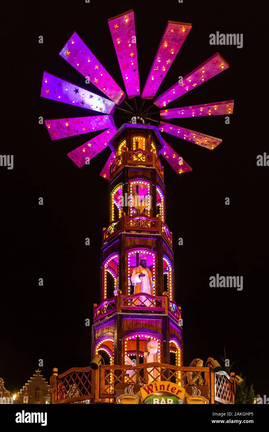 France, Pas-de-Calais (62), Arras, the Christmas market on the Grand ...