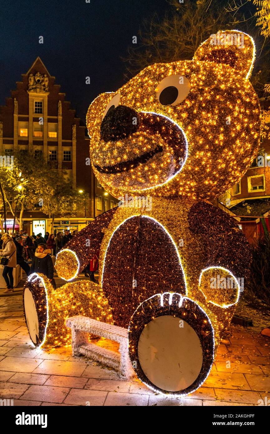 France, Somme (80), Amiens, Marché de Noël dans les rues du centre ...