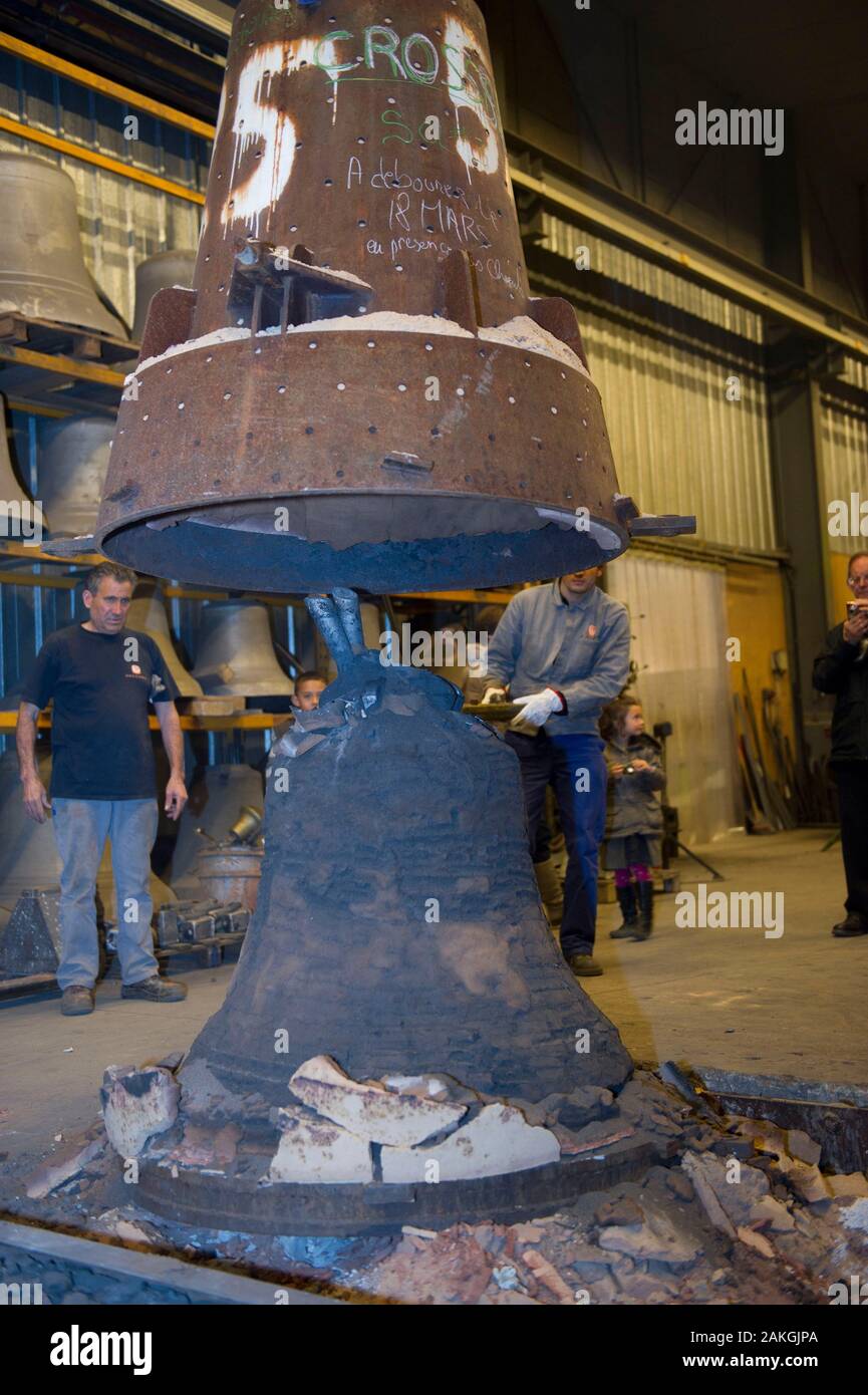 Bell foundry hi-res stock photography and images - Alamy