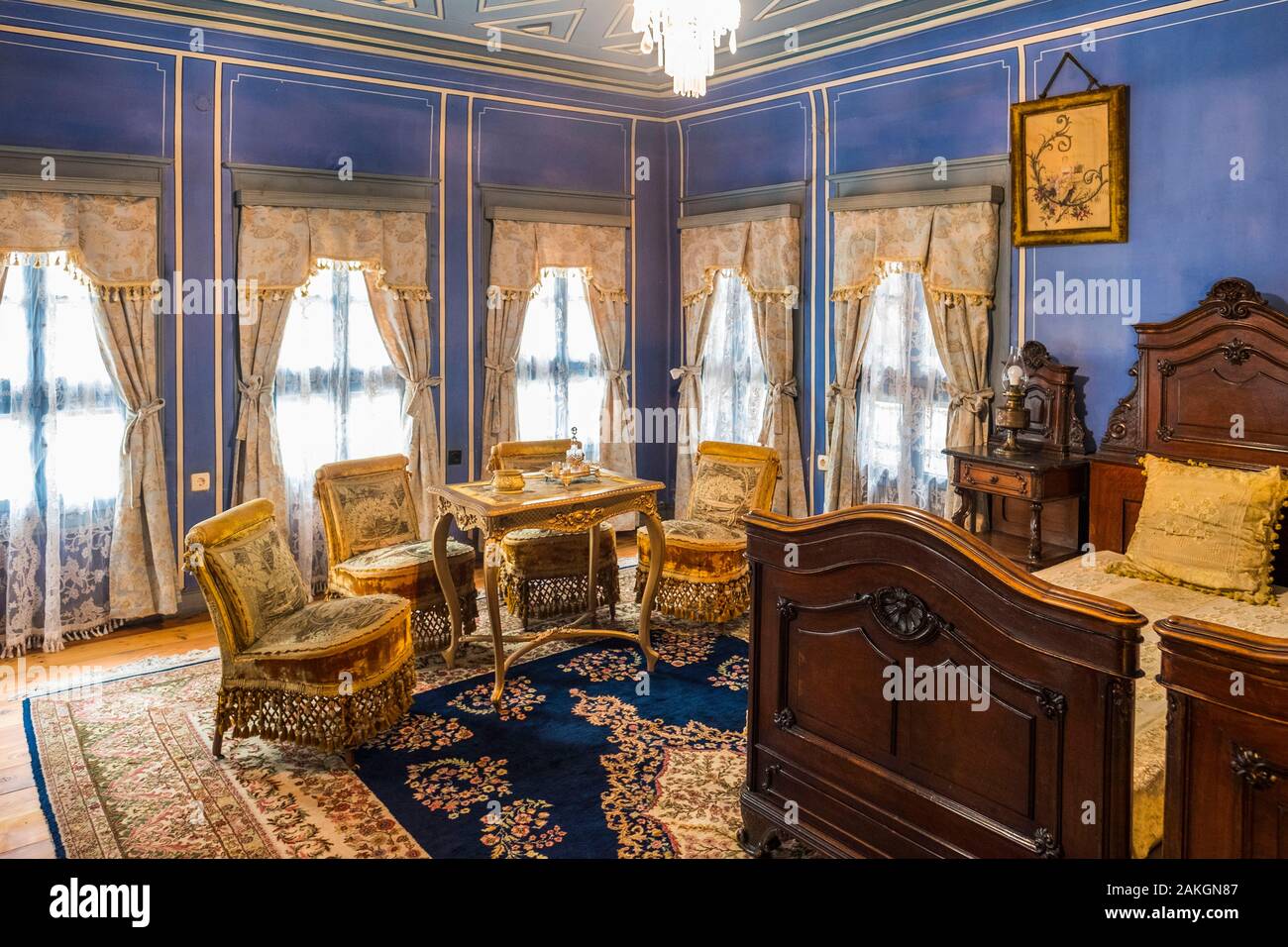 Bourgeois houses hi-res stock photography and images - Alamy