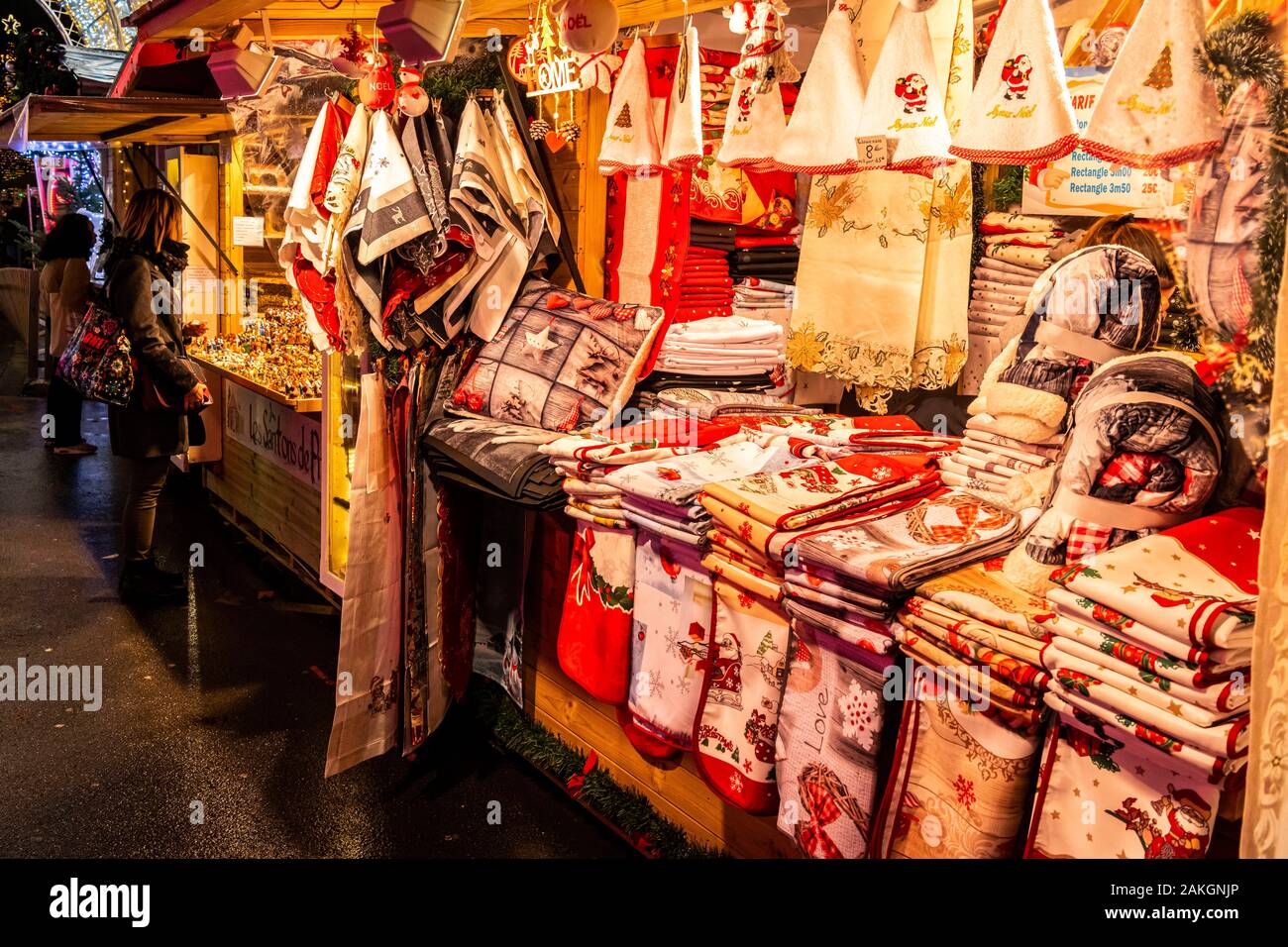 Christmas market lille hi-res stock photography and images - Alamy