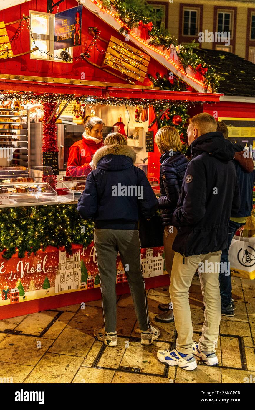 France, Somme, Amiens, The Christmas market in Amiens Stock Photo - Alamy