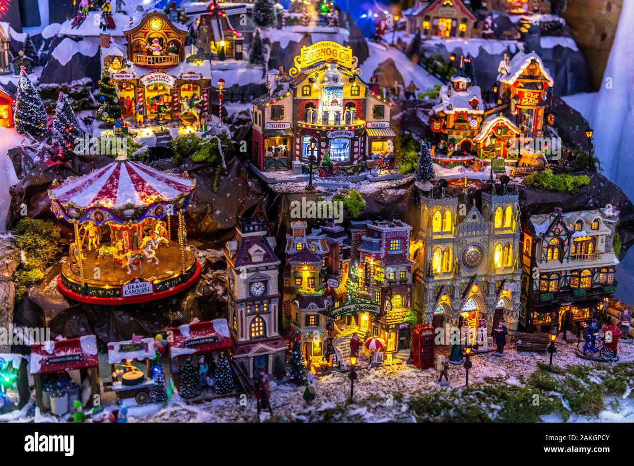 France, Somme, Amiens, The Christmas market in Amiens Stock Photo - Alamy