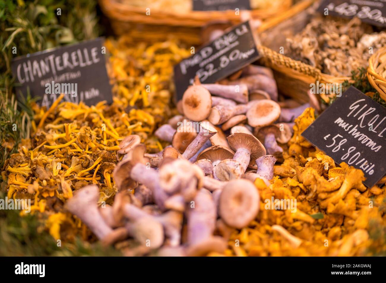 Borough market mushrooms hi-res stock photography and images - Alamy