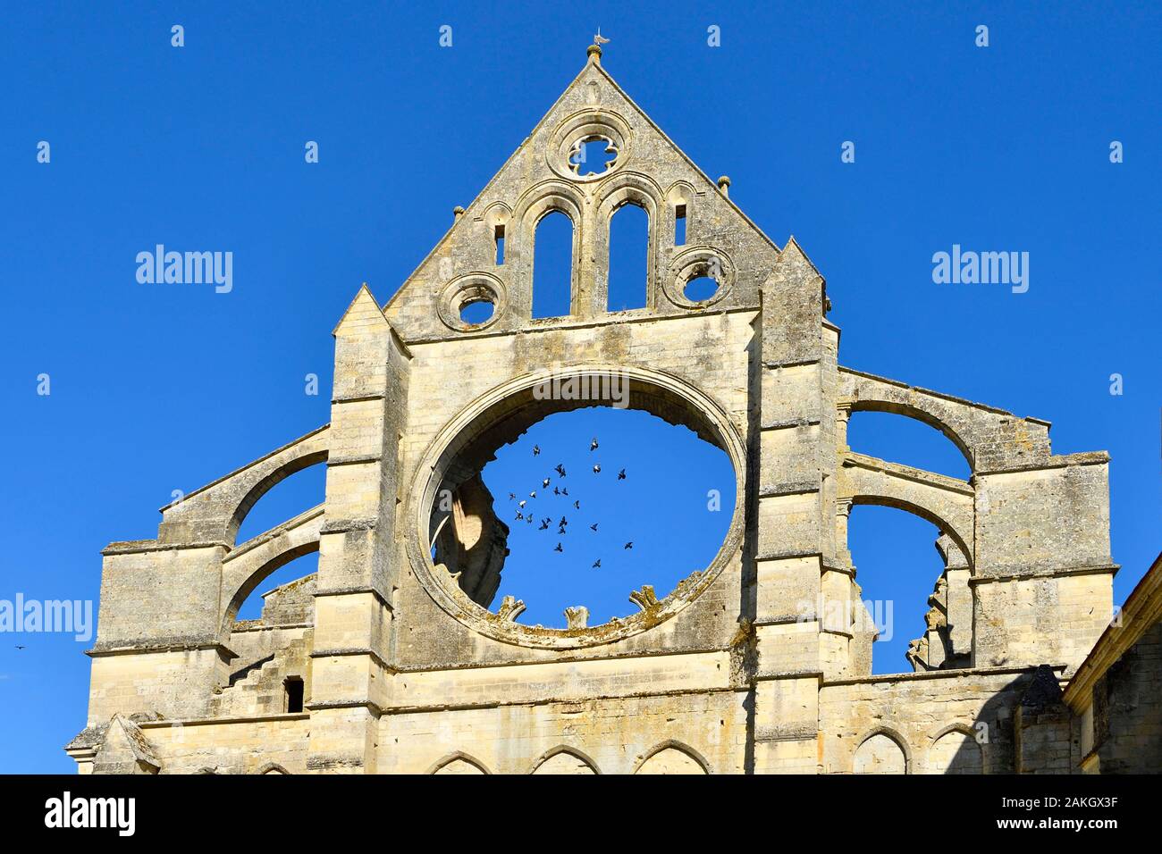 Gothic cistercian architecture hi-res stock photography and images - Alamy