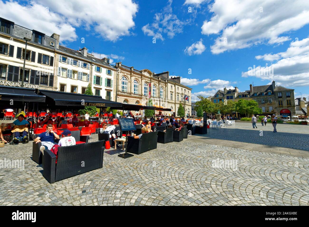 Quimper brittany café hi-res stock photography and images - Alamy