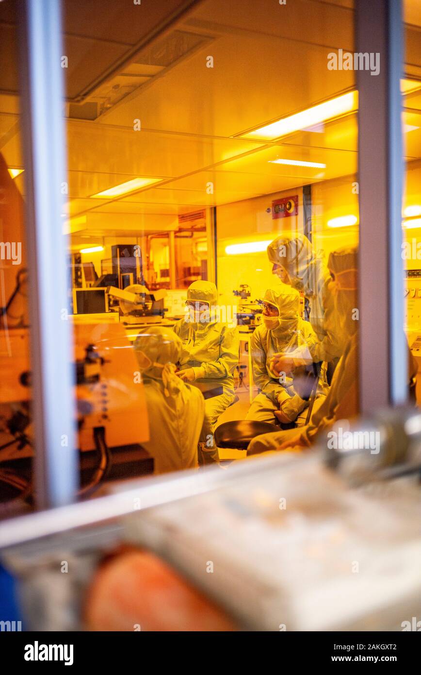 Radio laboratory hi-res stock photography and images - Alamy