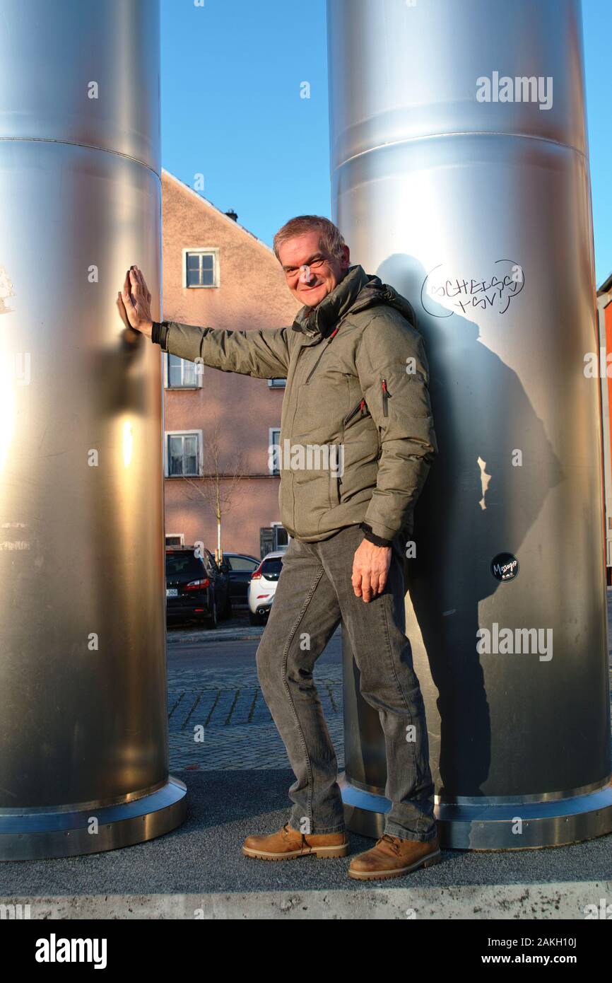 Metal columns hi-res stock photography and images - Alamy