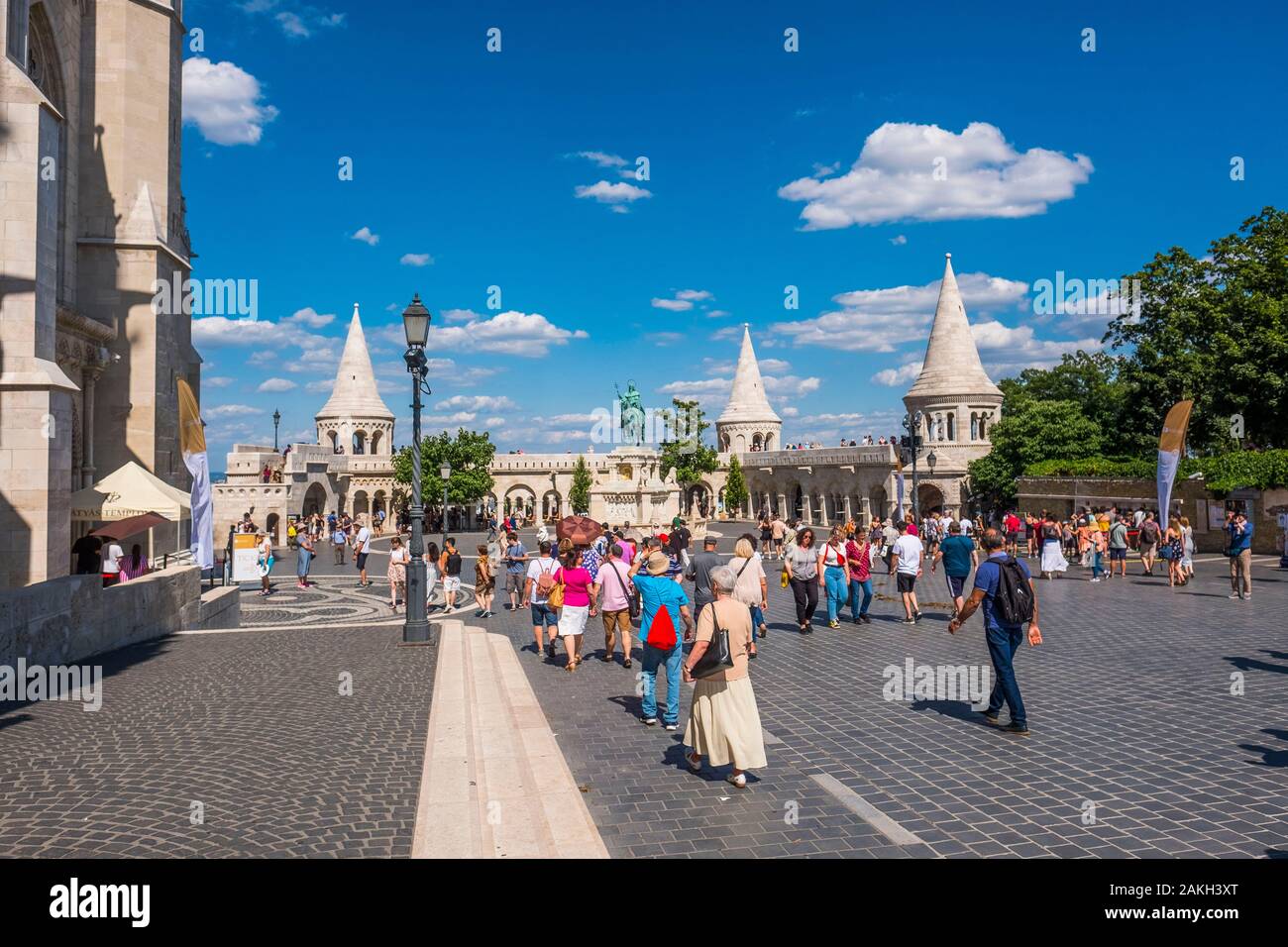 Budapest hungary people hi-res stock photography and images - Alamy