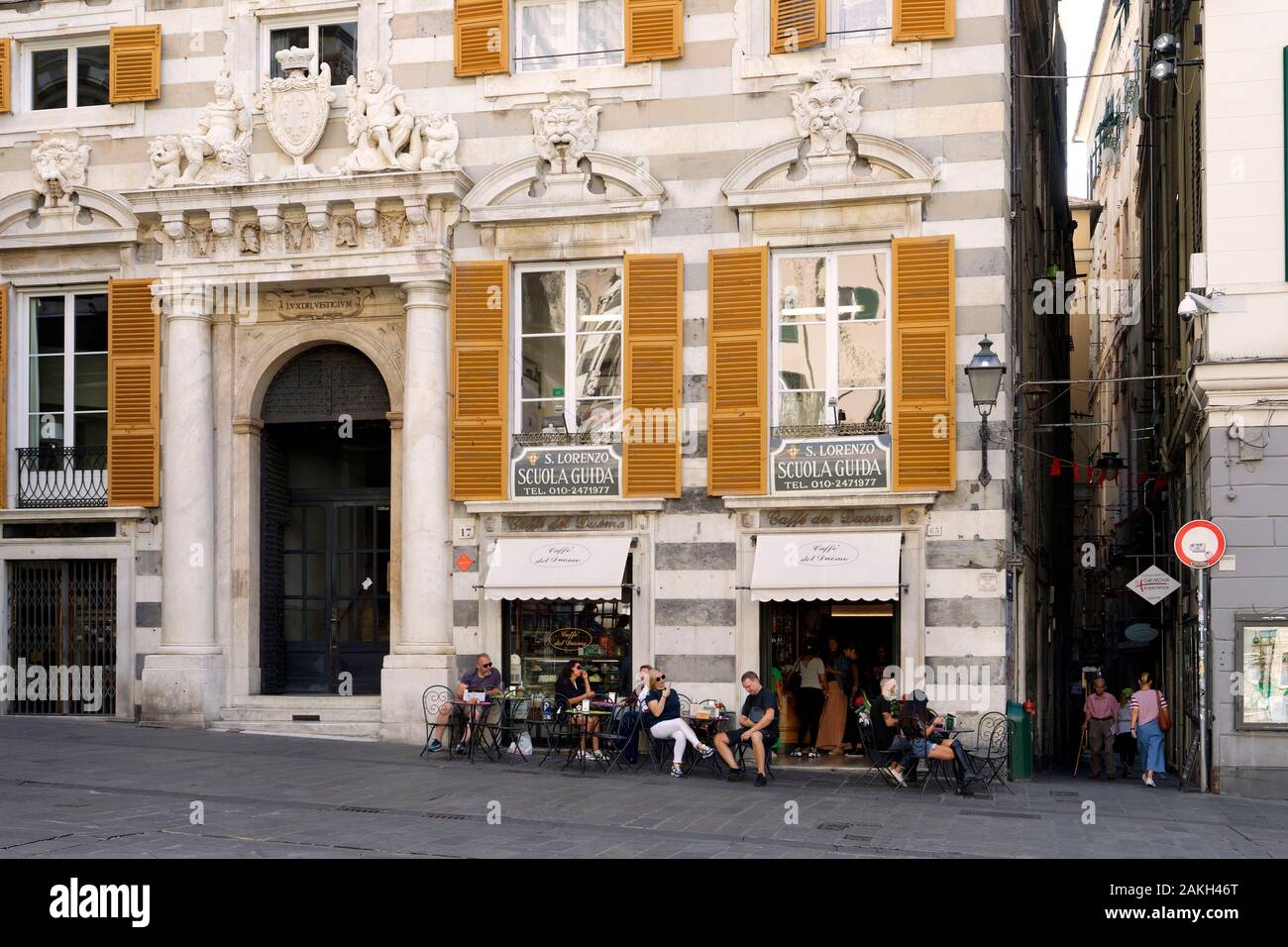 Via san lorenzo hi-res stock photography and images - Alamy