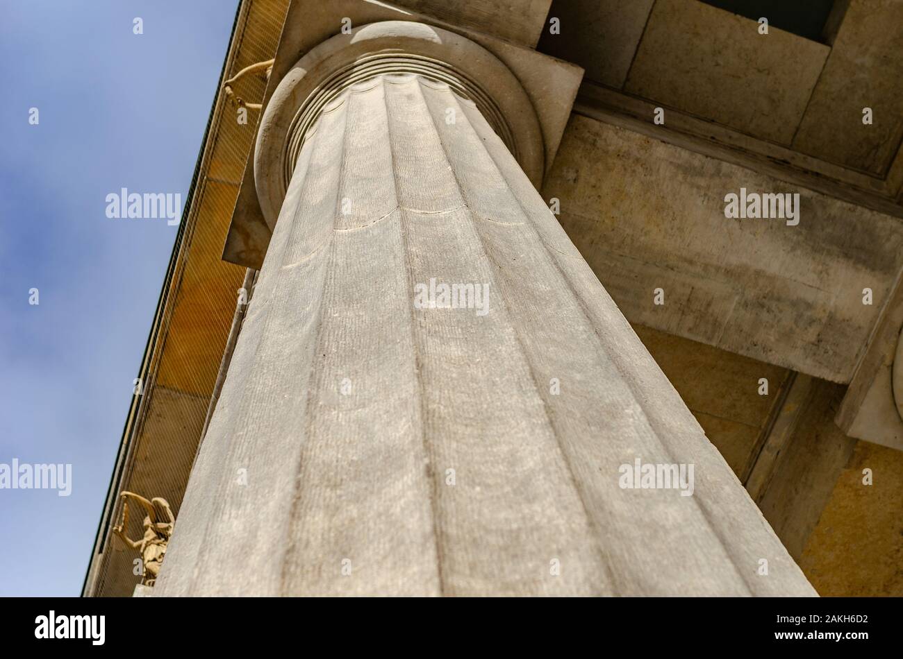 Doric ionic corinthian column hi-res stock photography and images - Alamy