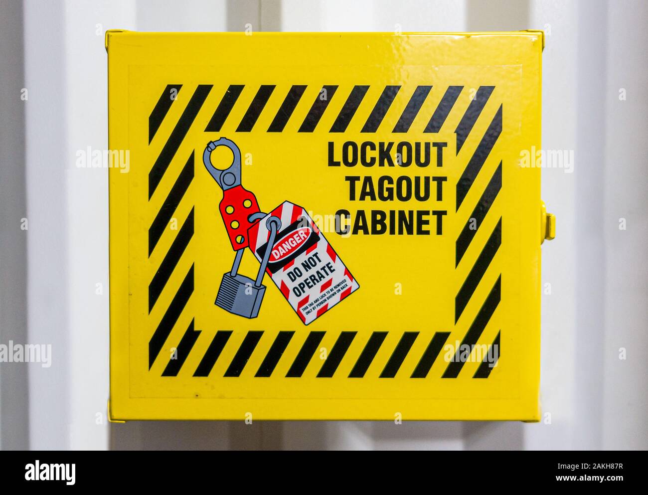 Substation cabinet hi-res stock photography and images - Alamy