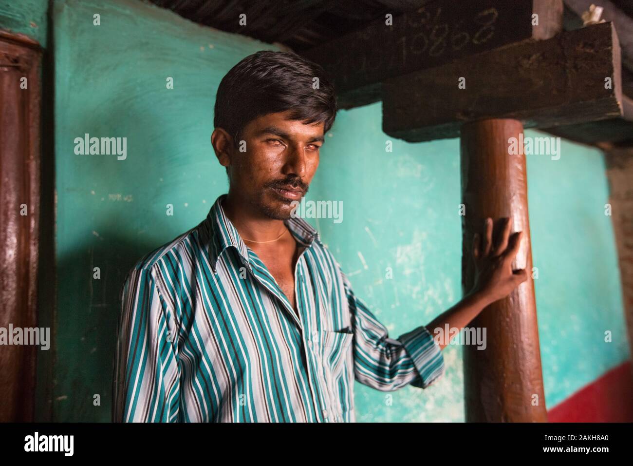 Totally blind hi-res stock photography and images - Alamy