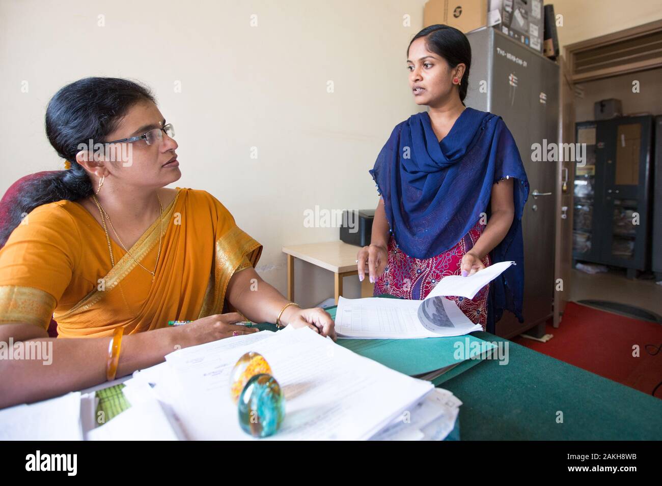 Asha worker hi-res stock photography and images - Alamy
