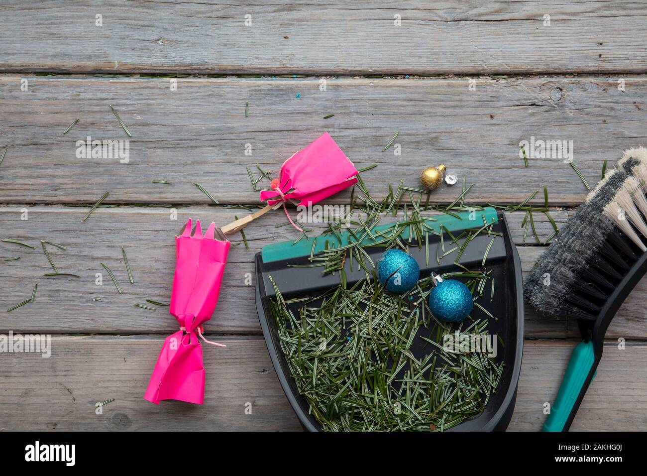 Cleaning up mess hi-res stock photography and images - Alamy