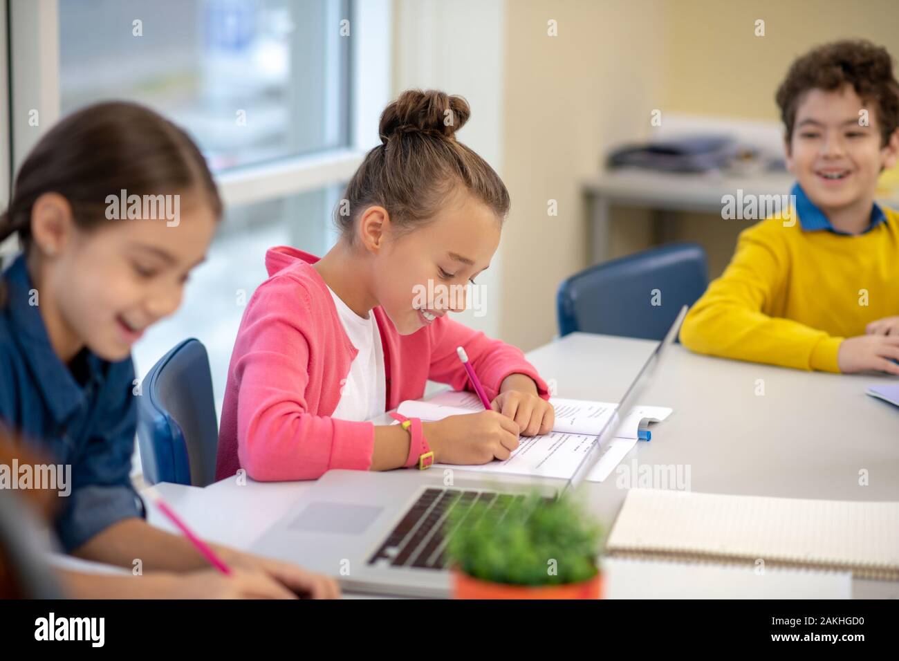 Pupil boy during online hi-res stock photography and images - Alamy