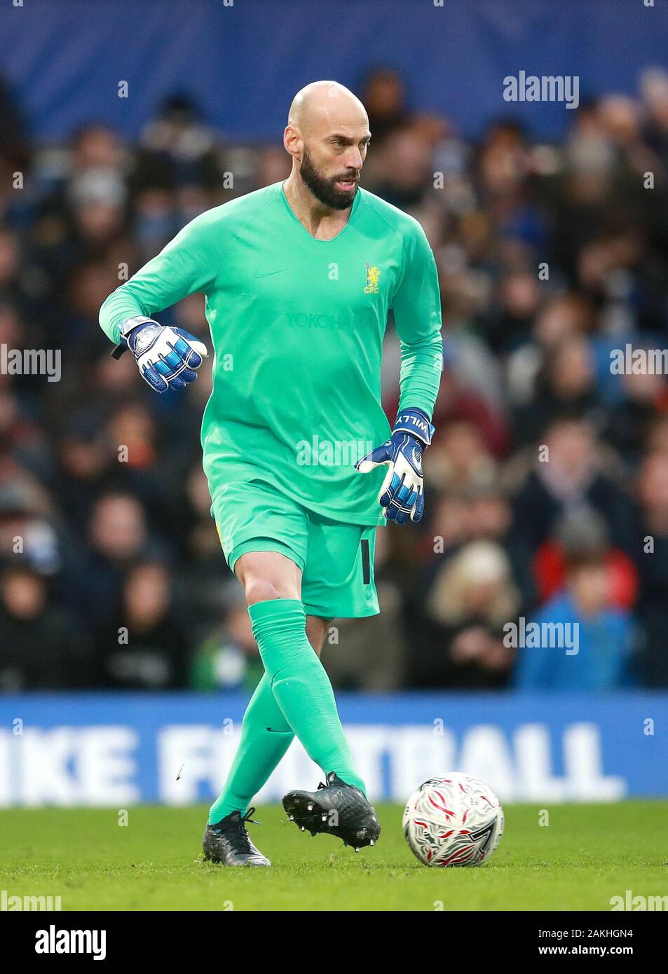 Chelsea goalkeeper Willy Caballero Stock Photo - Alamy
