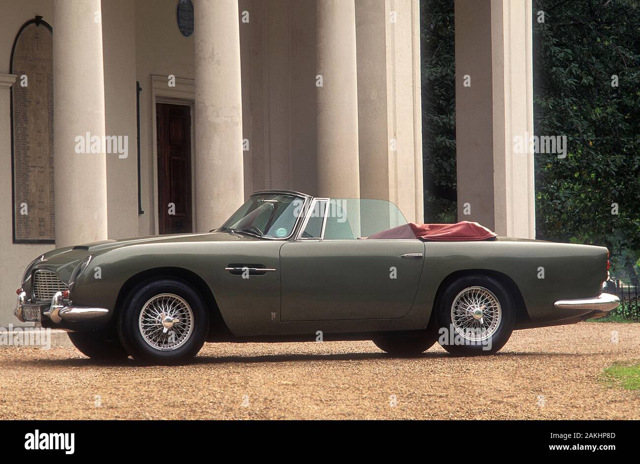Aston Martin DB5 Volante 1965 Stock Photo - Alamy