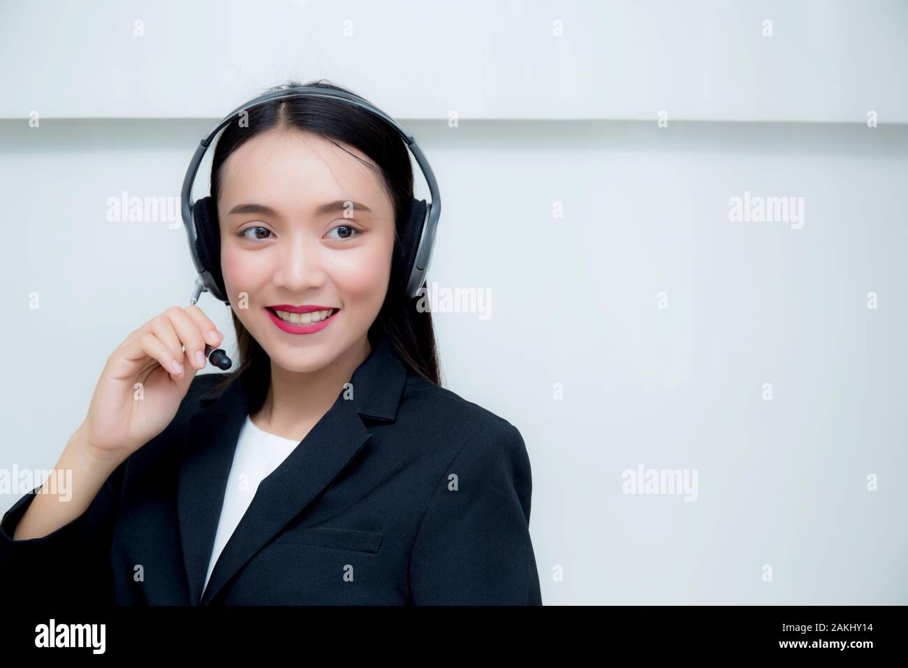 Beautiful asian female call center hi-res stock photography and images ...