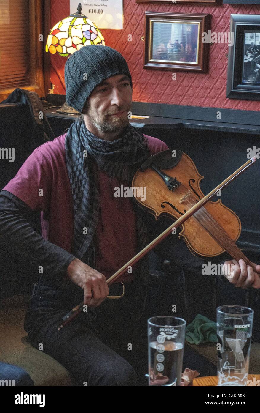 The Cobblestone Irish music pub in Dublin Stock Photo - Alamy