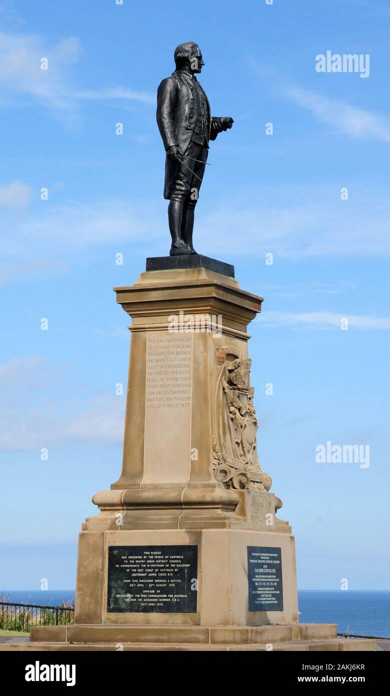 James cook monument whitby hi-res stock photography and images - Alamy