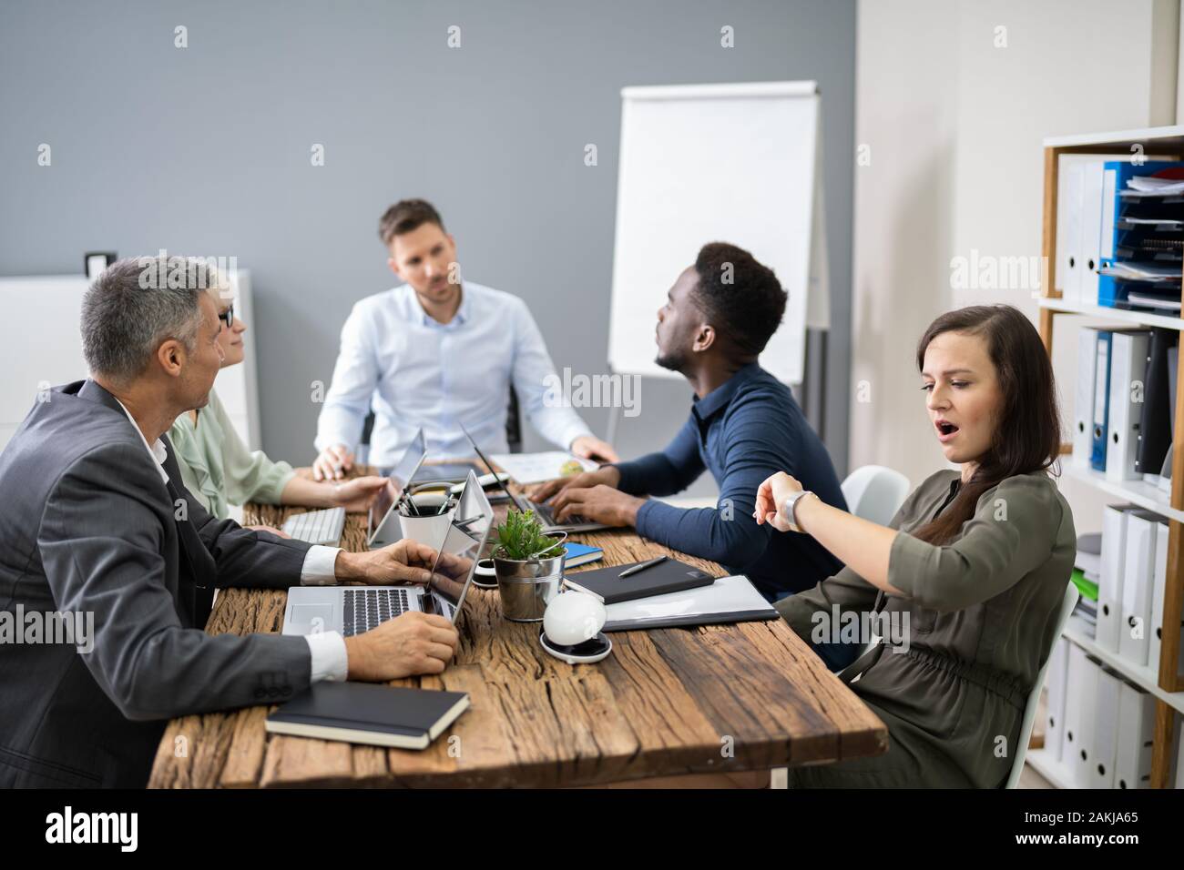 At a boring meeting hi-res stock photography and images - Alamy