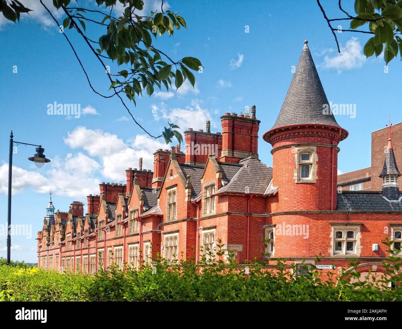 Row of brick houses hi-res stock photography and images - Alamy