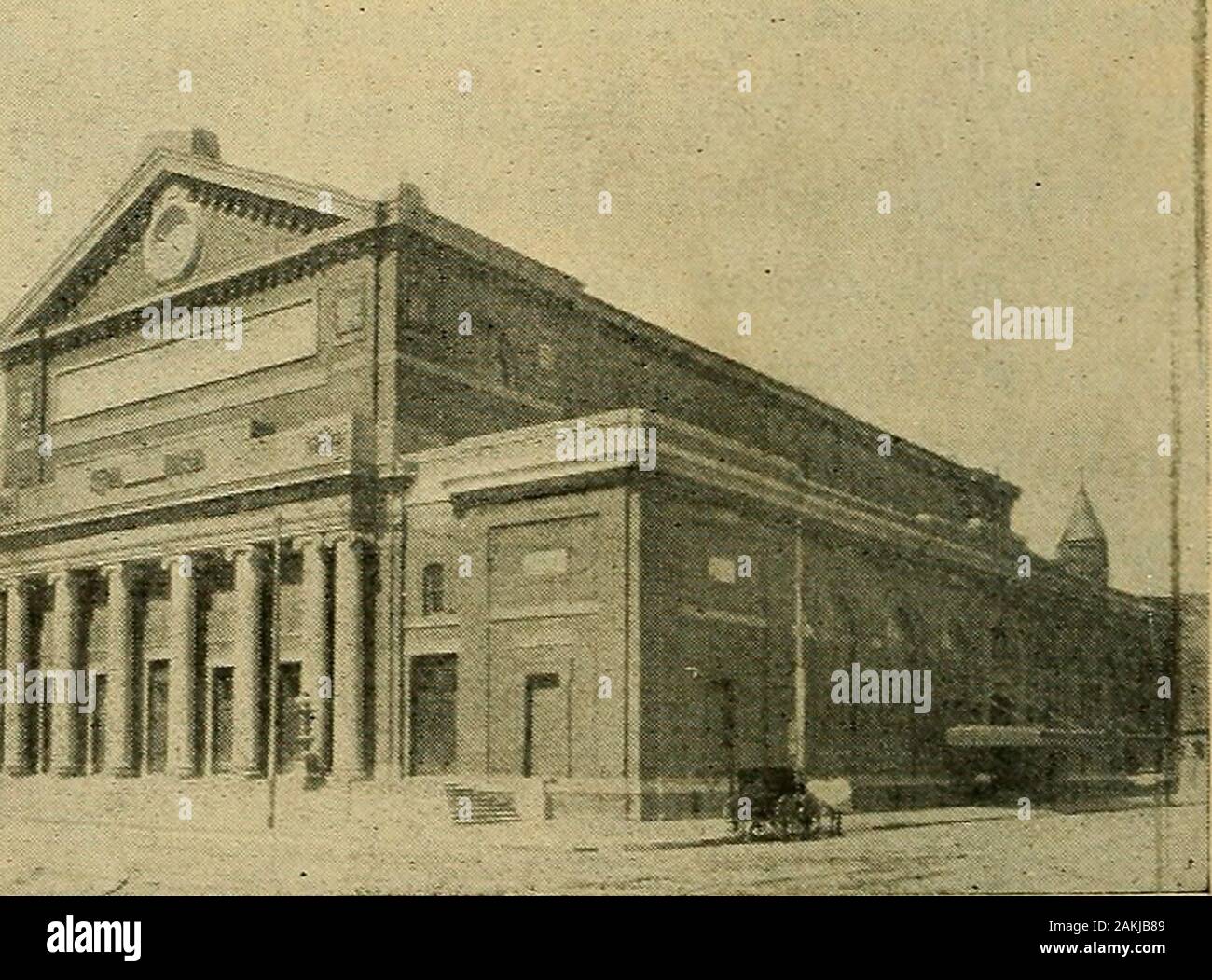 Five thousand two hundred feet hi-res stock photography and images - Alamy