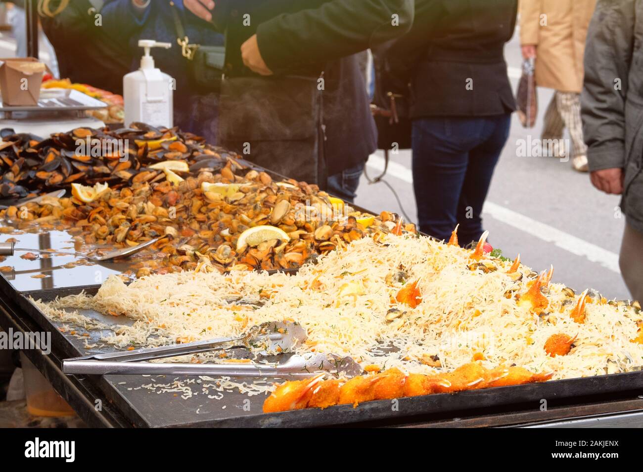 Mediterranean street food hi-res stock photography and images - Alamy