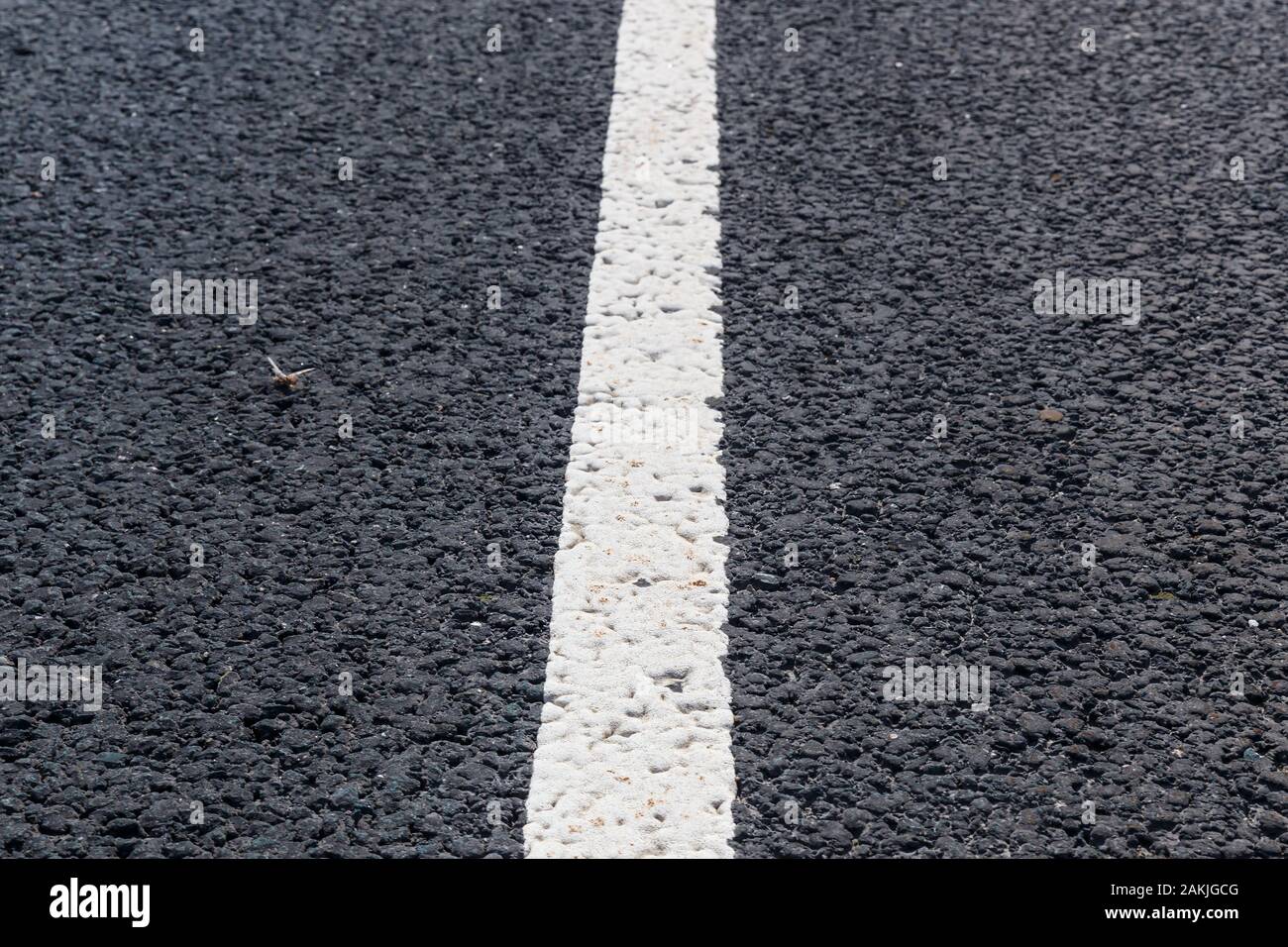 Asphalt road texture white stripe hi-res stock photography and images ...