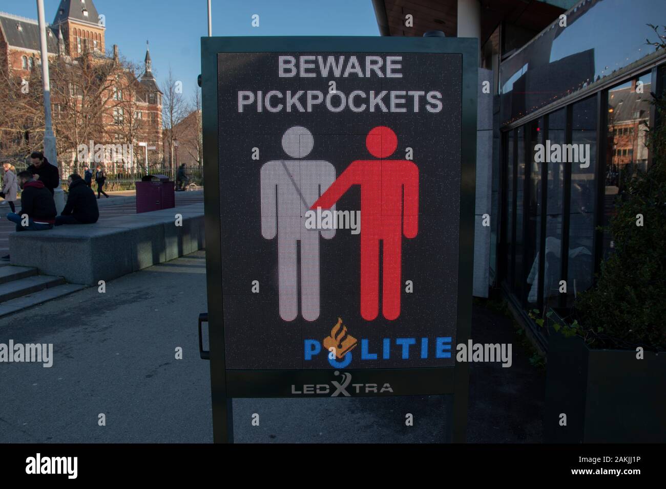 Beware pickpockets sign hi-res stock photography and images - Alamy