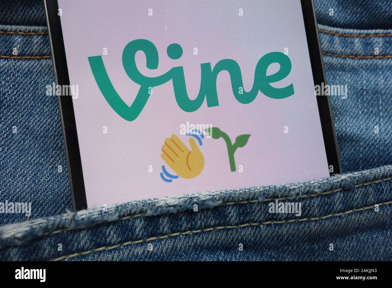 Vine logo hi-res stock photography and images - Alamy