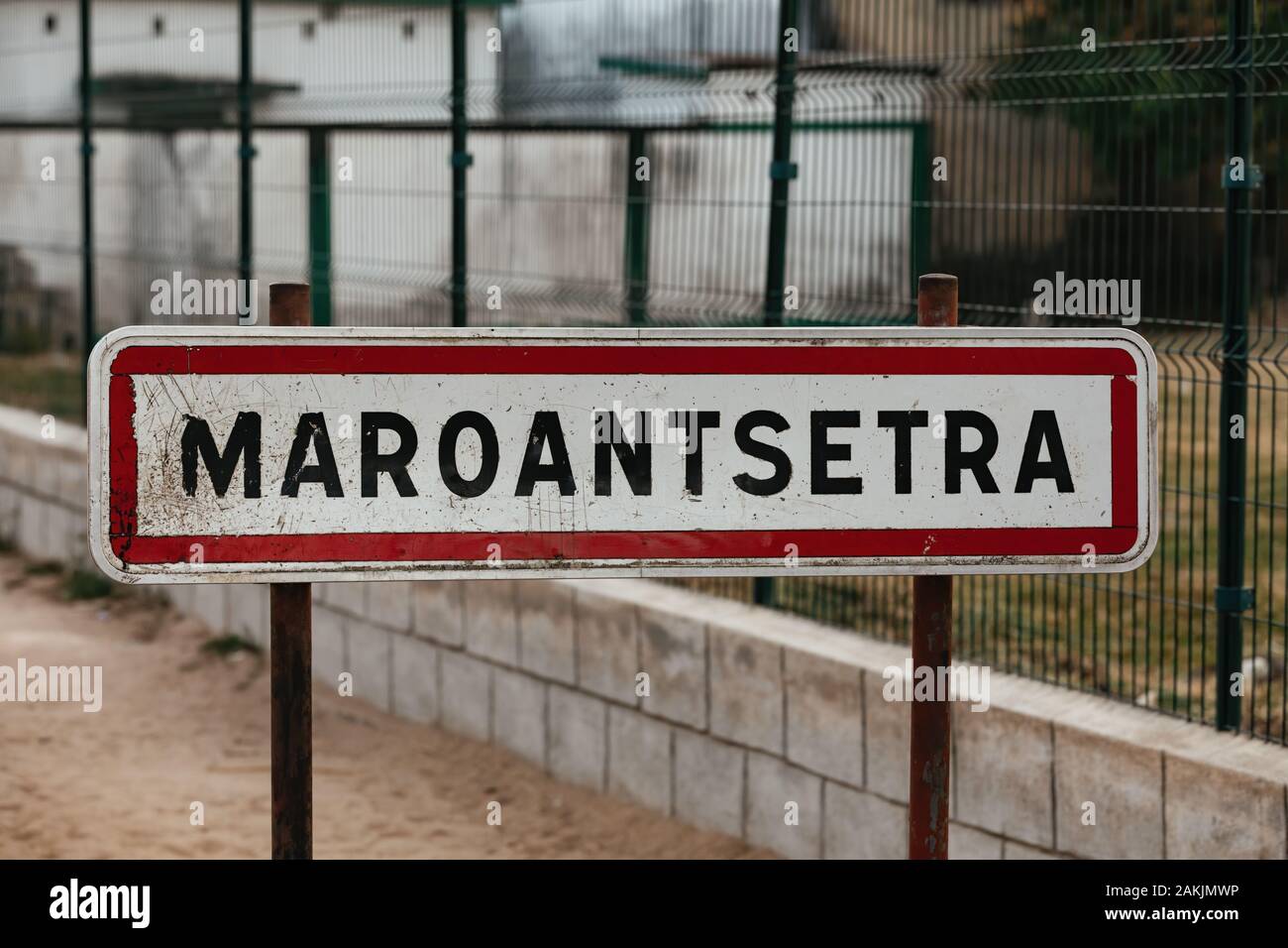 Madagascar road sign hi-res stock photography and images - Alamy