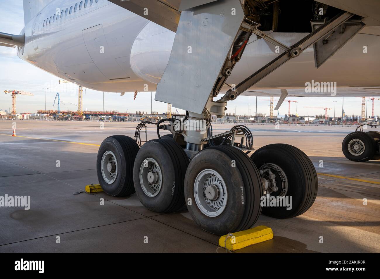 Aircraft undercarriage wheel hi-res stock photography and images - Alamy