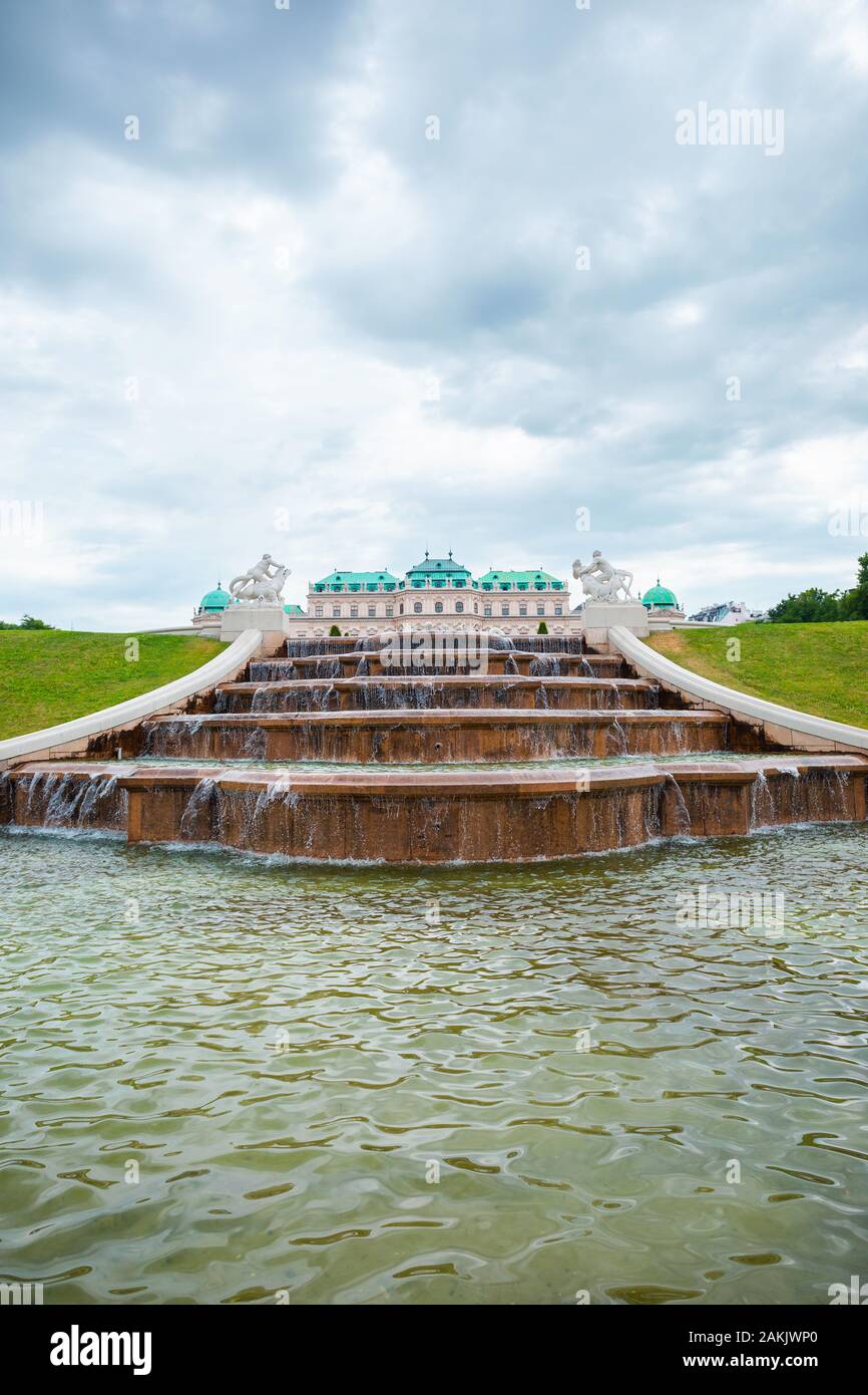 Beautiful cascade fountain in front of Belvedere Palace, Vienna ...