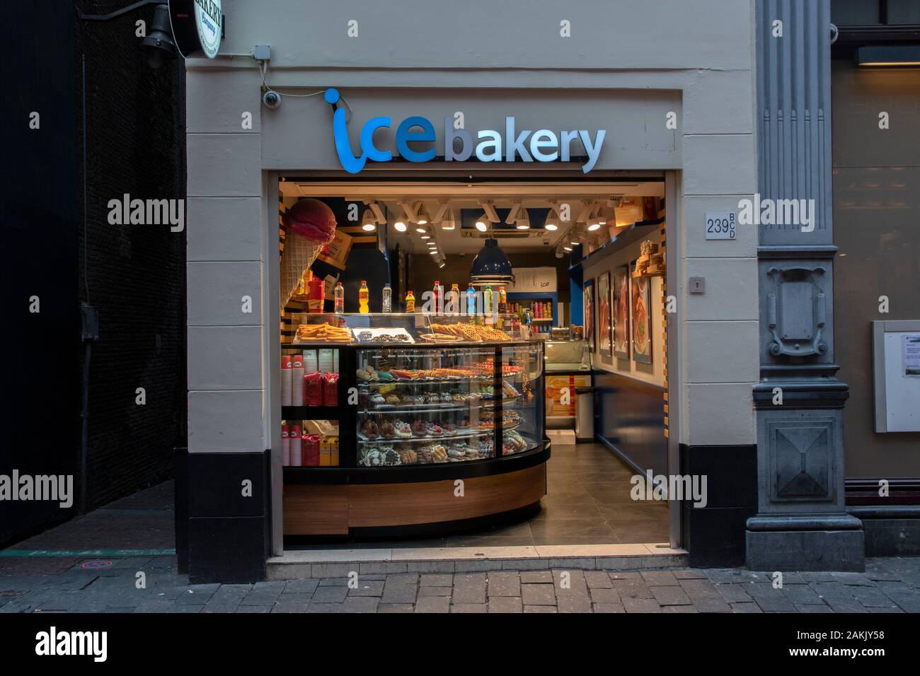 Dutch bakery shop amsterdam hi-res stock photography and images - Alamy