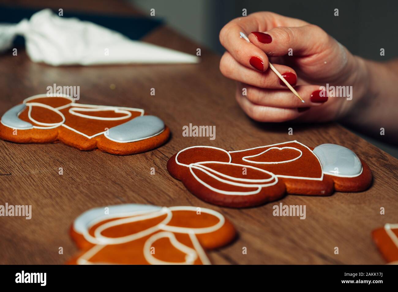 baking, draw on baking, patterns process close up Stock Photo - Alamy