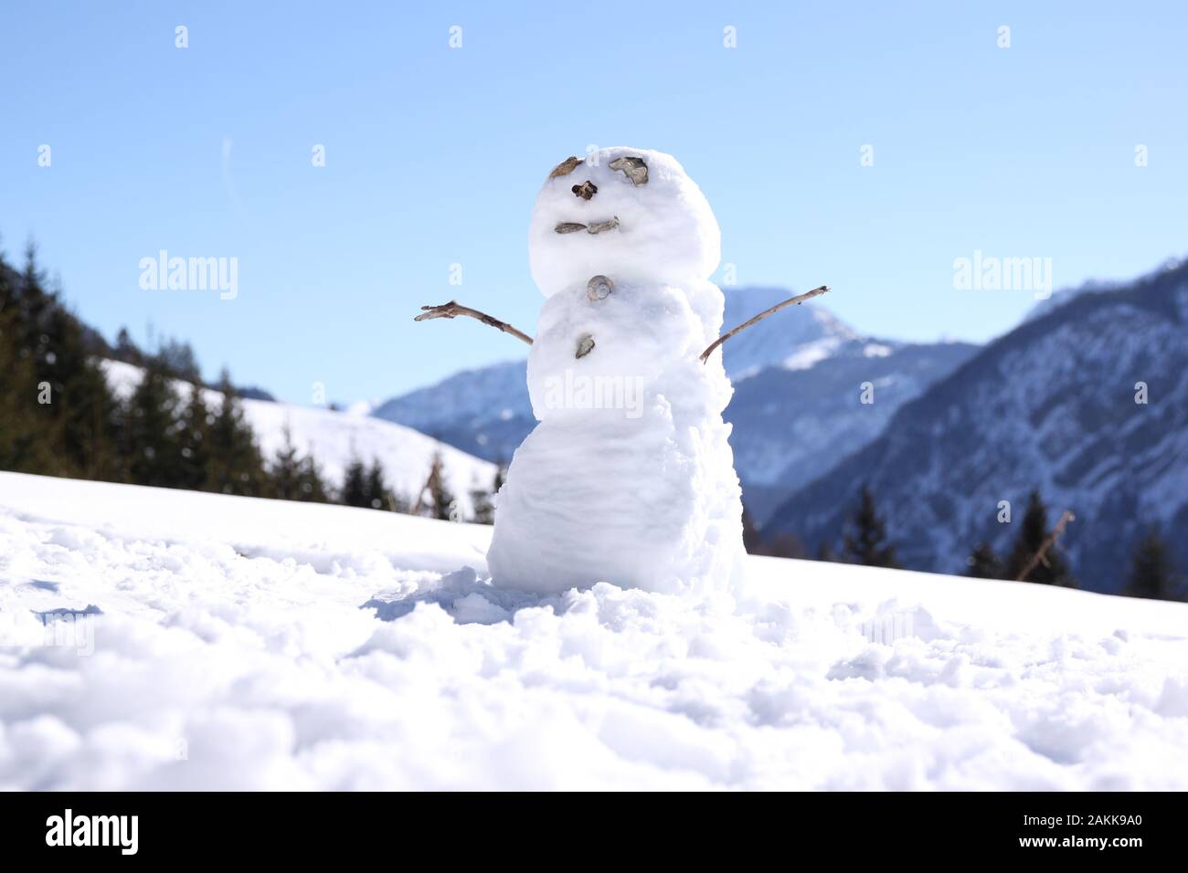 Snowman in nature hi-res stock photography and images - Alamy